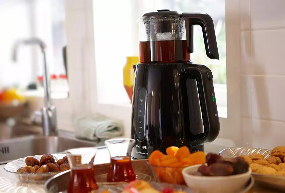 Philips Essential Series Collection 1700 W Tea Maker with Glass Teapot ...