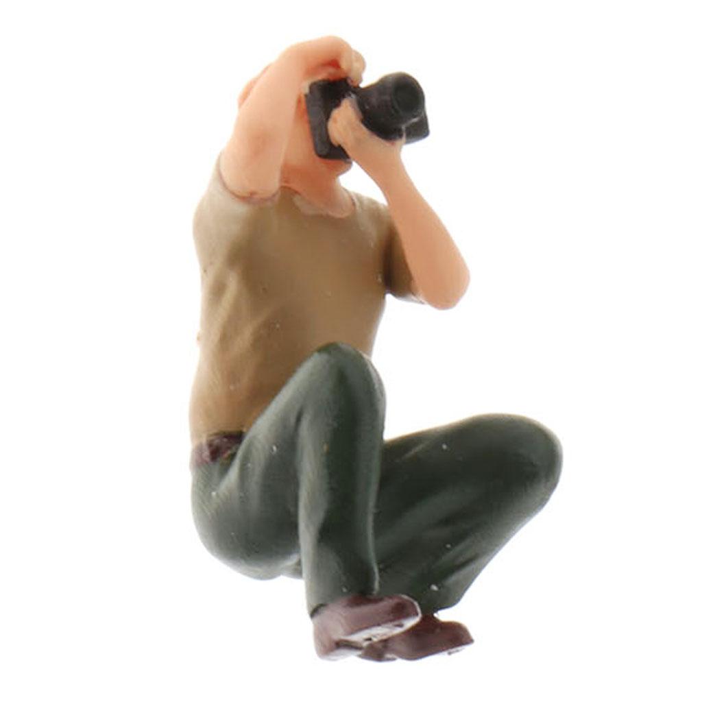 1:64 Resin Model Photographer People Figures Playset Train Scene ...