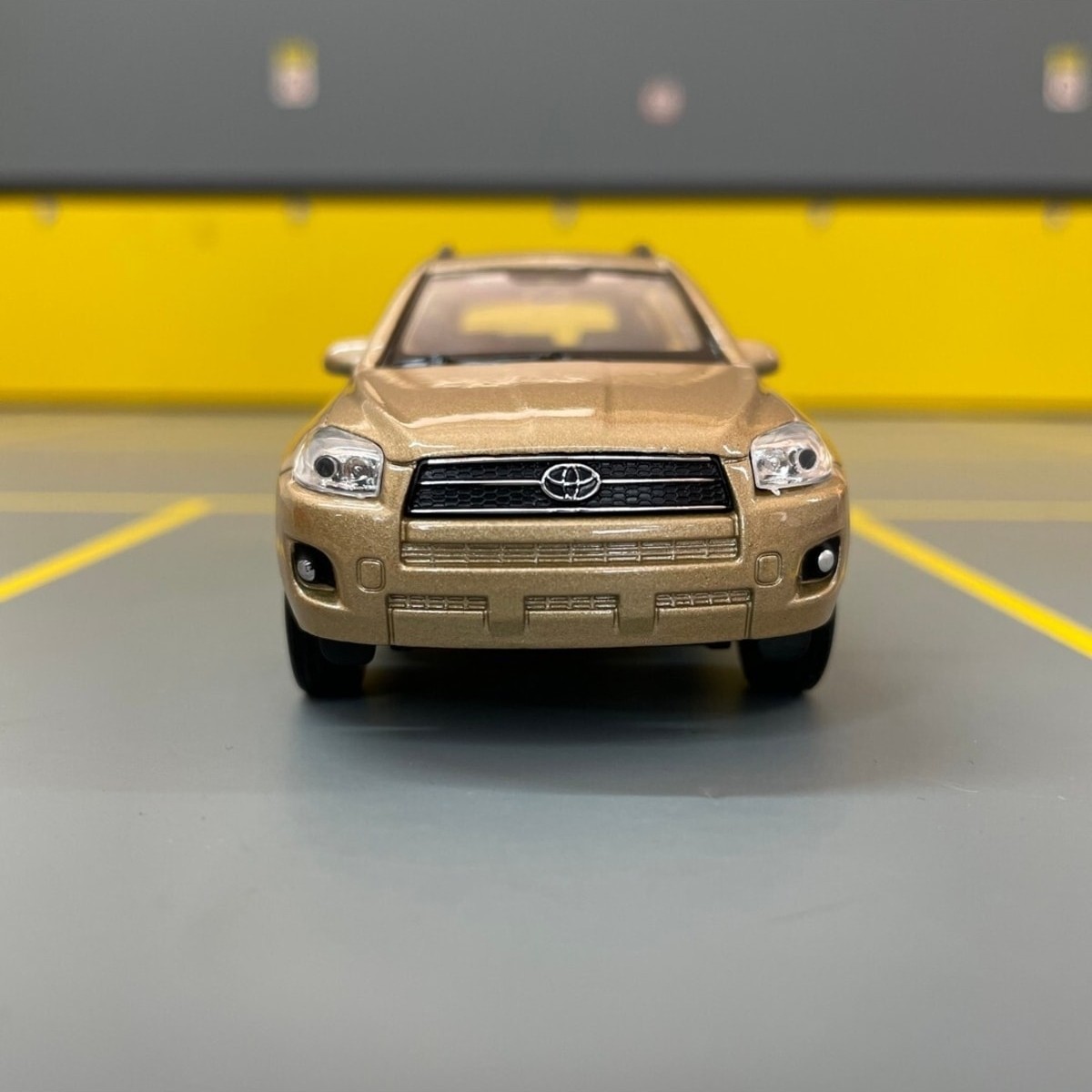 Toprock Store Toyota Rav4 1/36 Scale Diecast Metal Model Car Pull Drop ...